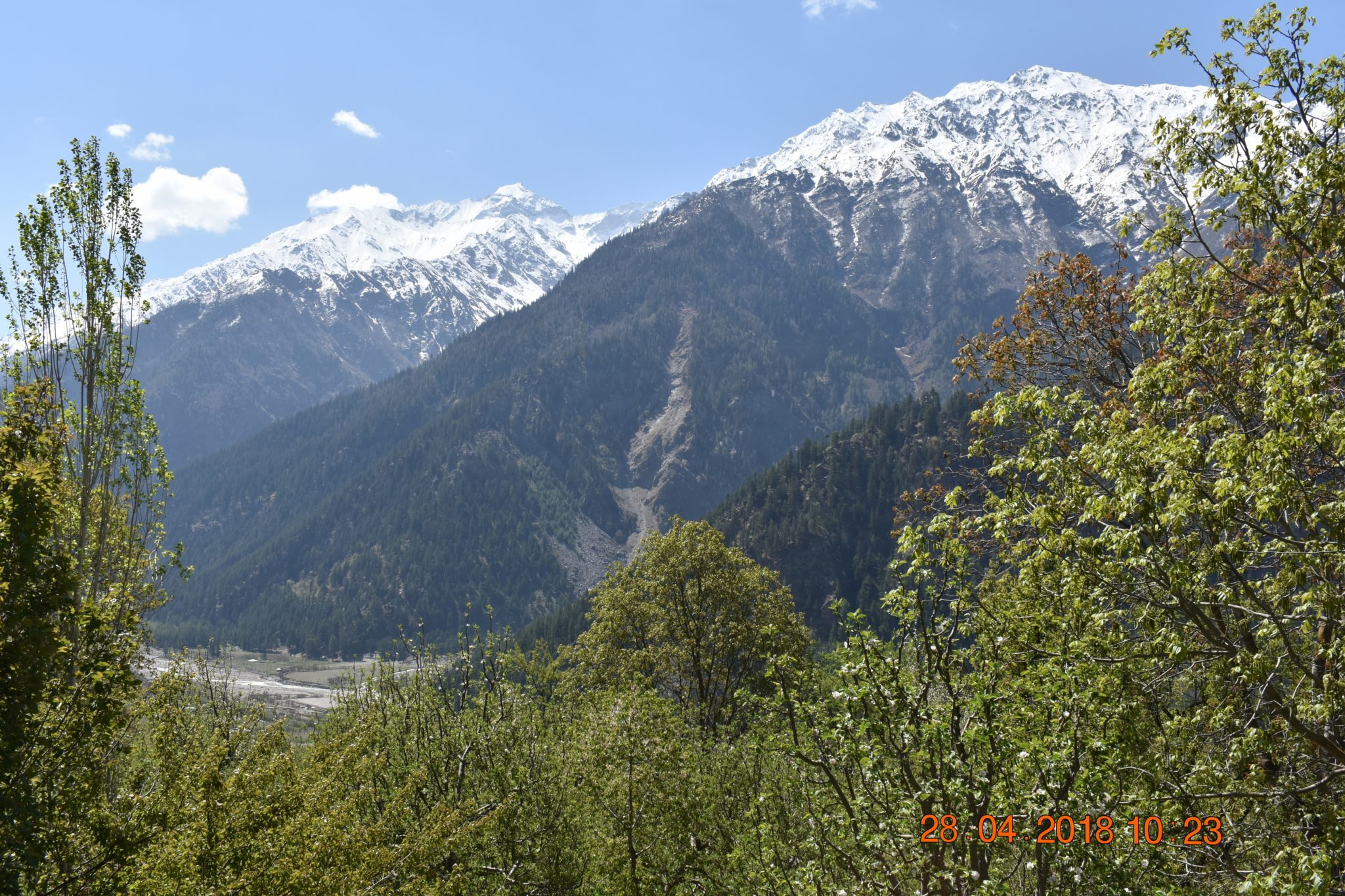 The high rising mountain peaks of Sangla Valley